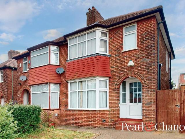 Cheviot Gardens, London, NW2 3 bed semi detached house to rent £2,700 pcm £623 pw