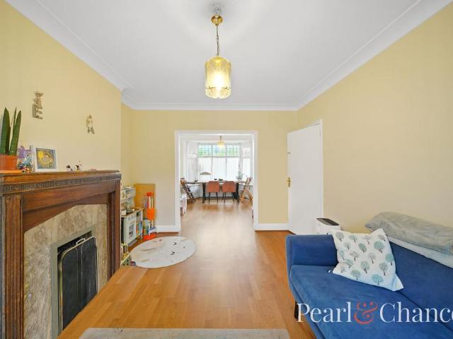 Cheviot Gardens, London, NW2 3 bed semi detached house to rent £2,750 pcm £635 pw