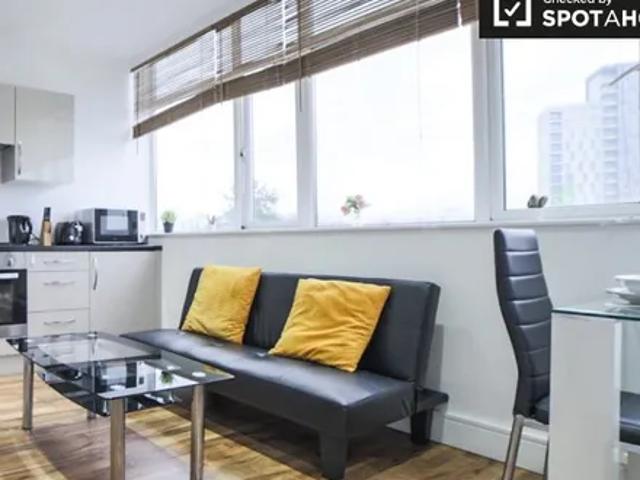 Chevron Apartments, 294 St James's Road, London, SE1 5JX, United Kingdom | Studio apartment for rent #161823196 | Rentberry