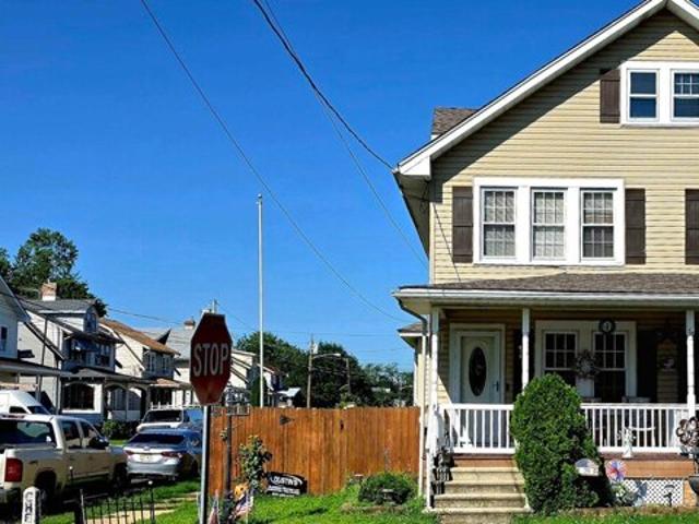 Chewalla Blvd, Hamilton, Home For Sale
