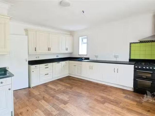 Cheyham Gardens, Cheam, Sutton, Surrey, SM2 7NH