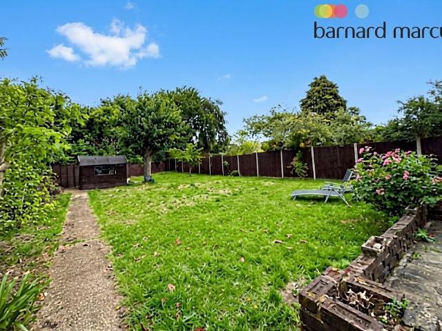 Cheyham Gardens, Sutton SM2, 3 bed flat to rent, £2,800 pcm | PrimeLocation