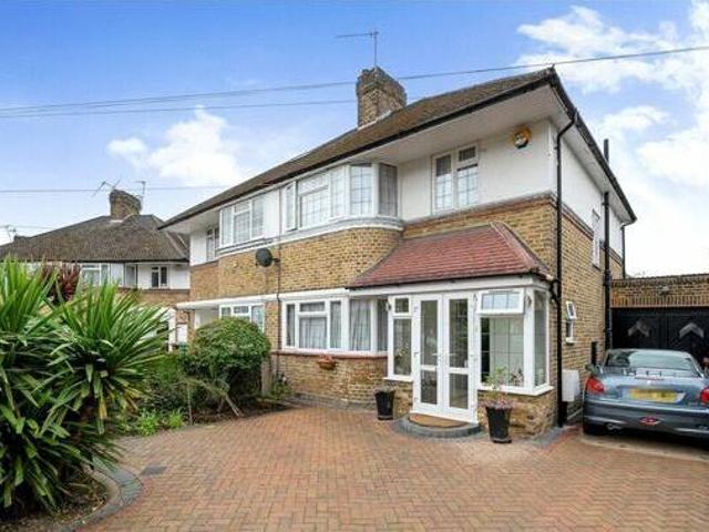 Cheyneys Avenue, Edgware, 3 Bedroom Semi detached