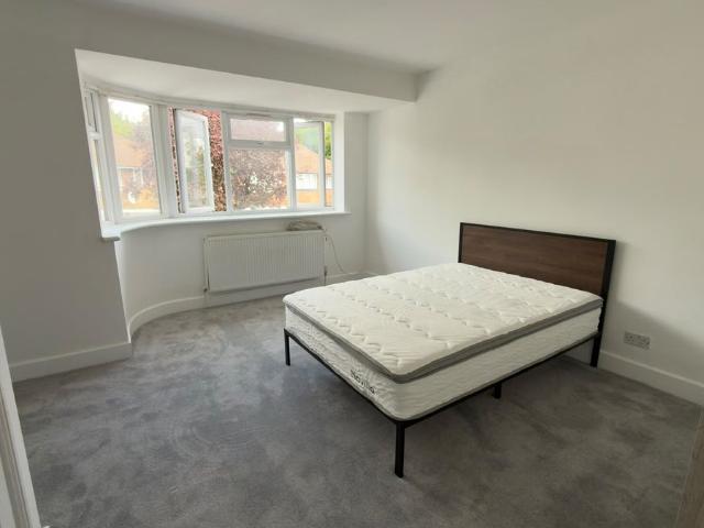 Cheyneys Avenue, Edgware, Greater London HA8, Room to rent, £850 pcm | PrimeLocation