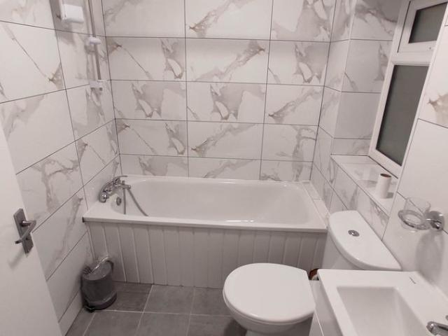 Cheyne Avenue, Twickenham TW2, Room to rent, £690 pcm | PrimeLocation