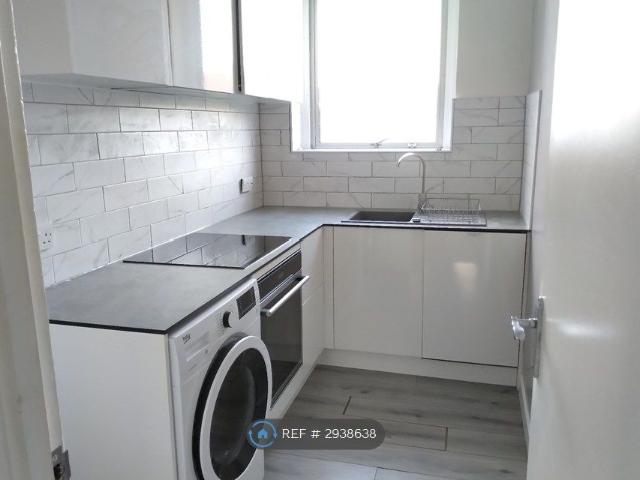 Cheyne Avenue, Twickenham TW2, 3 bed terraced house to rent, £2,150 pcm | PrimeLocation