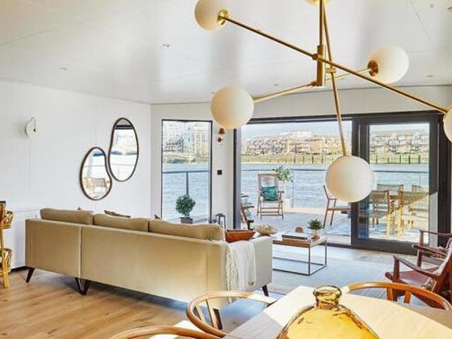 Cheyne Walk, Chelsea, 2 Bedroom House