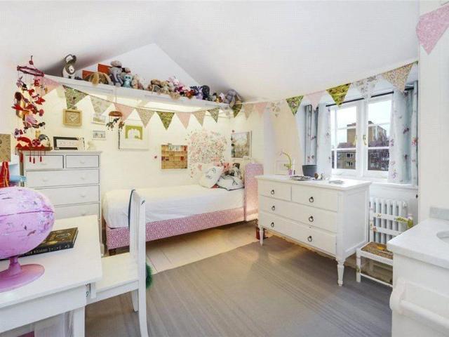 Cheyne Walk, London SW10, 4 bed town house to rent, £20,000 pcm | PrimeLocation
