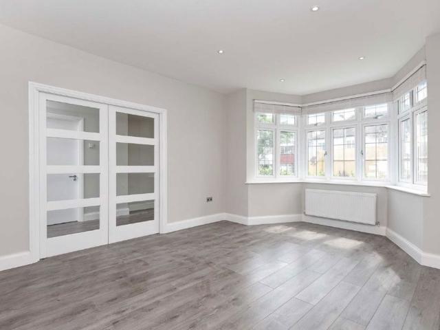 Cheyne Walk, NW4, London
