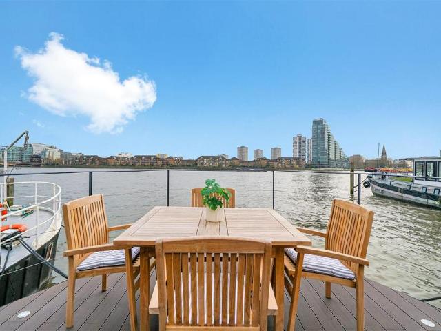 Cheyne Walk, SW10 2 bed houseboat to rent £6,500 pcm £1,500 pw