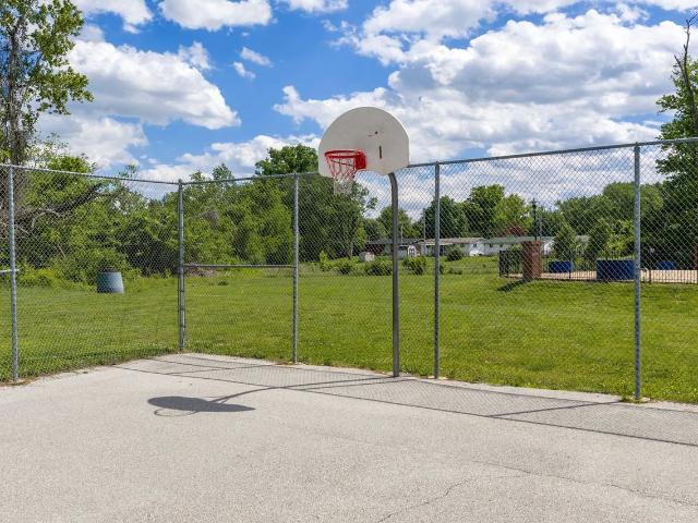 Chez Paree Apartments and Townhomes 2 Bedroom Apartment for Rent at 240 Chez Vant Ct, Hazelwood, MO 63042