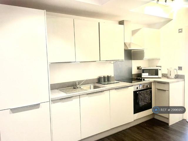 Cheam, Cheam, Sutton, SM2 1 bed flat to rent £1,375 pcm £317 pw