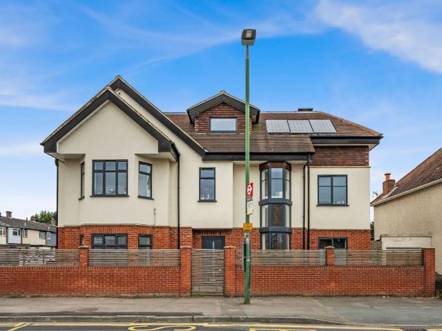 Cheam Common Road, 135 Cheam Common Road KT4, 1 bed flat to rent, £1,500 pcm | PrimeLocation
