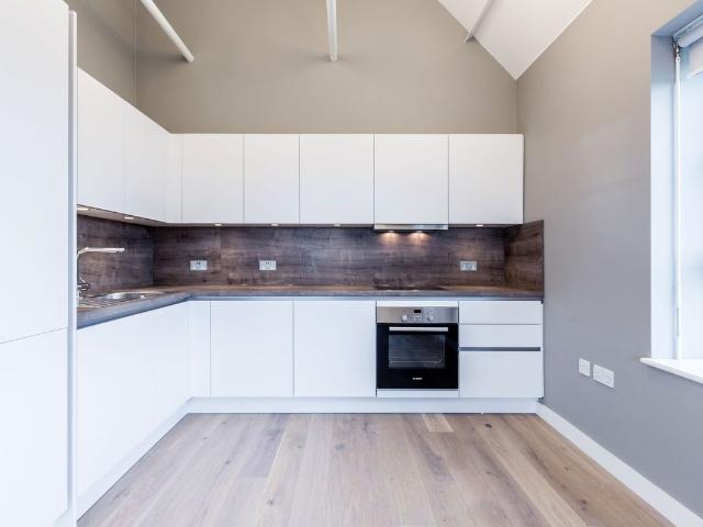 Cheam Common Road, Worcester Park KT4, 1 bed flat to rent, £1,575 pcm | PrimeLocation
