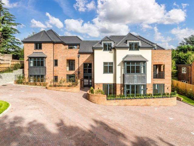 Cheam Road, Cheam SM2 2 bed apartment to rent £2,500 pcm £577 pw