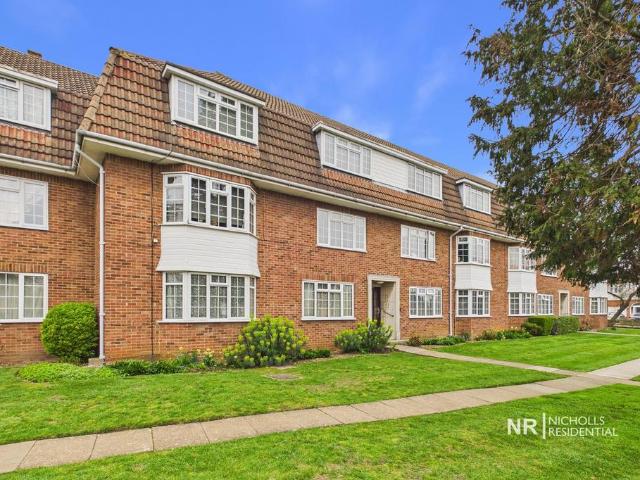 Cheam, Sutton SM3 2 bed flat to rent £1,800 pcm £415 pw