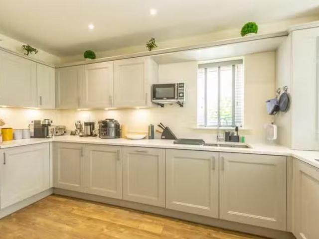 Deal! 4 bedroom semi detached house for rent in Joseph Prentic.