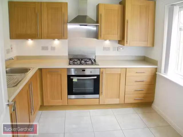Unique 4 bedroom town house for rent in Lawrence Weaver Road.