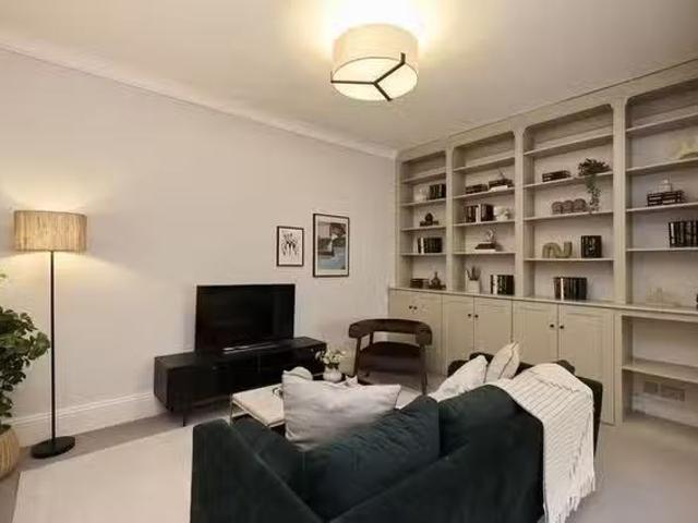 Charming 4 BR Ordnance Mews