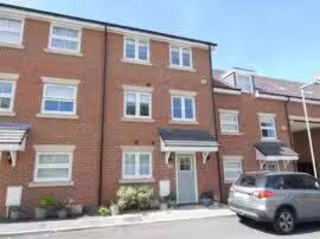 Cheap 4 BR Property & Houses to Rent: Newton Drive, Church Cro.
