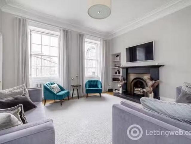 Cheap 4 BR Property to rent in North West Circus Place, Stockb.