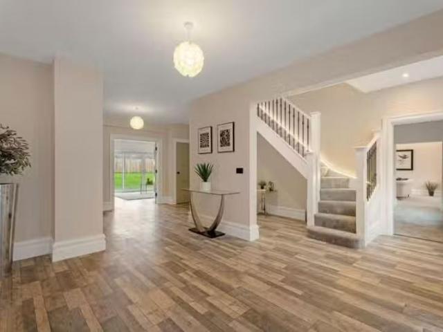 Cheap 5 bedroom detached house for rent in Hanbury Road, Stoke.
