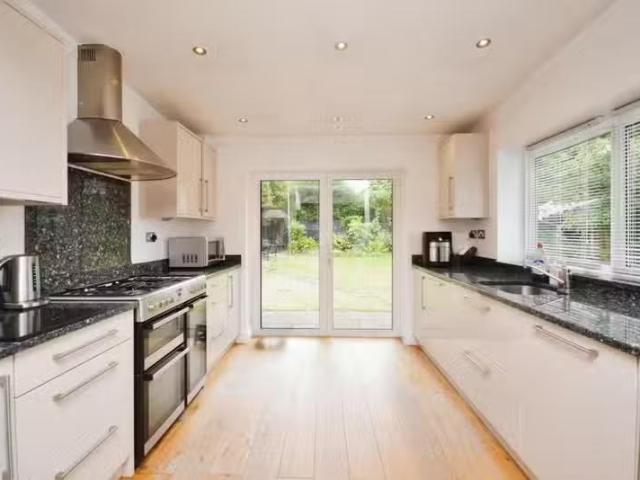 New 5 bedroom detached house for rent in Hutton Village, Hutto.