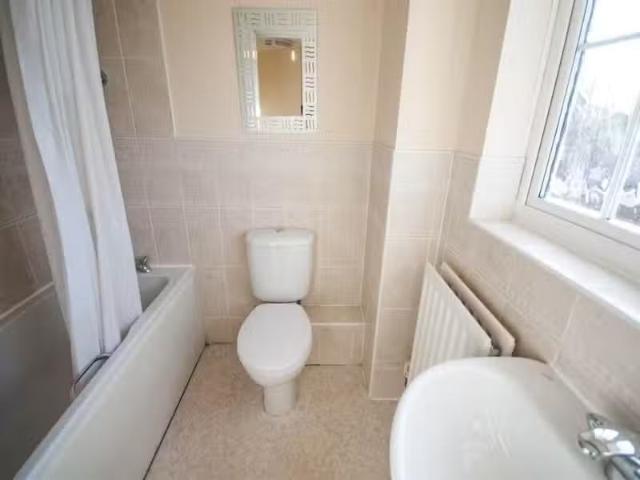 Charming 5 bedroom house for rent in Mosquito Way, Hatfield, H.