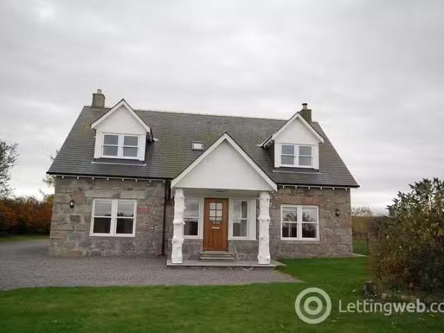 Charming 5 BR Property to rent in The Beeches, Peterculter, Ab.