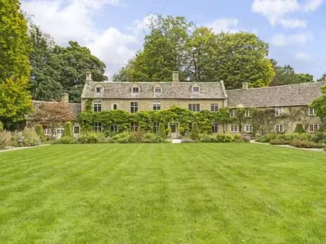 Nice 6 BA 7 bedroom detached house for rent in Ready Token Cir.