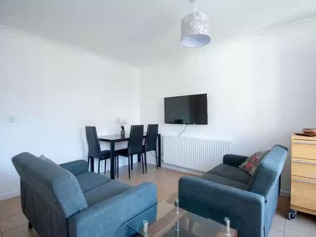 Unique 6 bedroom semi detached house for rent in Wycliffe Road.