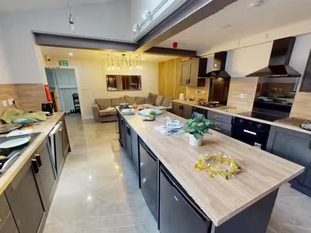 Deal! 7 BA 7 bedroom house for rent in Alton Road, Selly Oak.