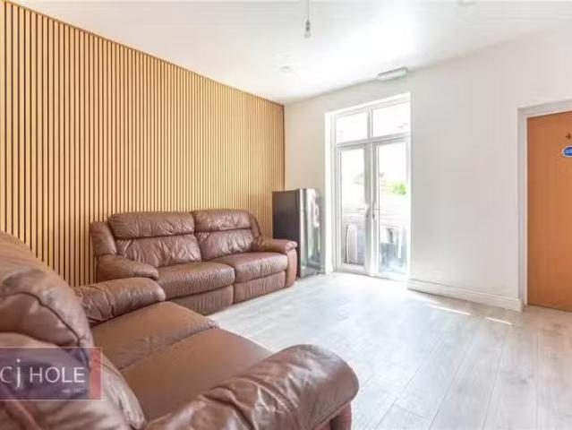 Cheap 7 bedroom end of terrace house for rent in All Hallows R.