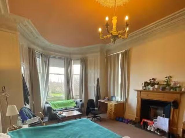 For Rent! 9 BR Property to rent in Mentone Gardens, Edinburgh.