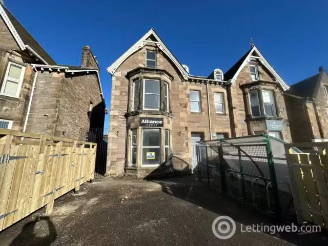 Cheap 1 BA Property to rent in Flat 10, 47 York Place Perth PH.