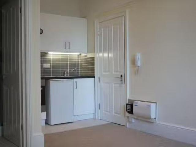 Just in! 1 BA Studio apartment for rent in Church Road P1177.