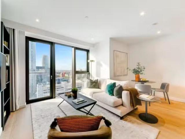 Cheap 1 BA Studio apartment for rent in George Street, London.