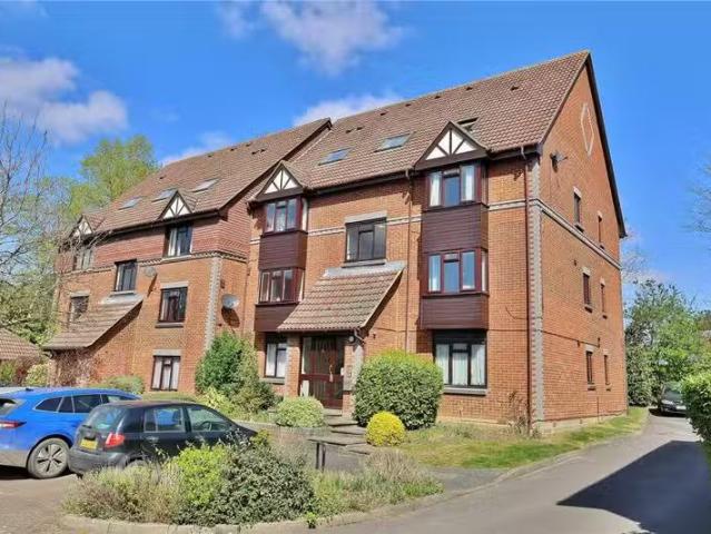 New 1 BA Studio apartment for rent in Templecombe Mews, Orient.