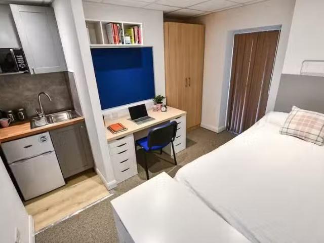 For Rent! 1 BA Studio flat for rent in NEWMAN STUDENT Newly Re.