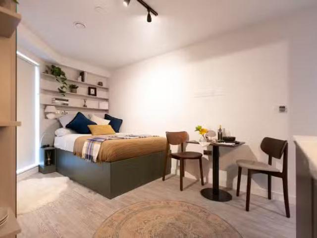 Rental! 1 BA Studio flat for rent in Clarence Street, Kingston.