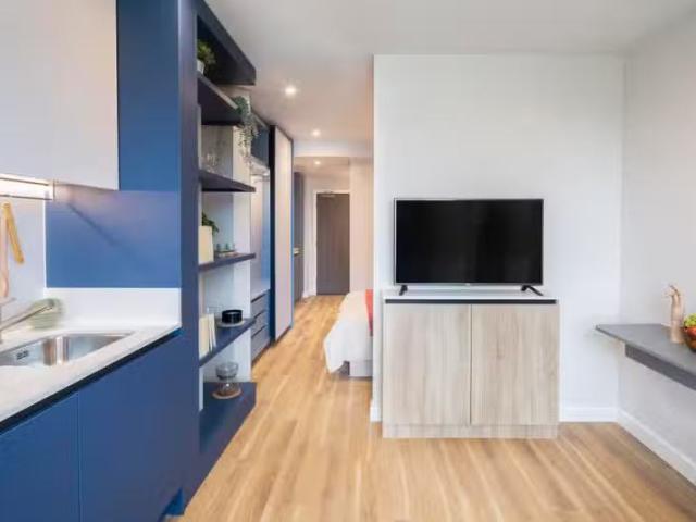 For Rent! 1 BA Studio flat for rent in Enclave: Croydon, Colle.