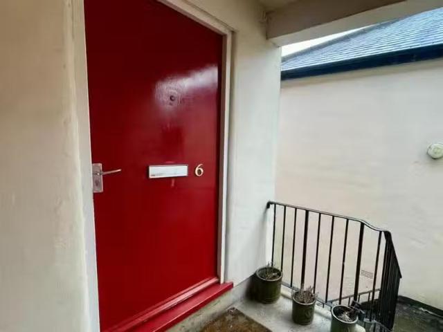 Unique 1 BA Studio flat for rent in Flat 6 Beechwood Court, Ha.