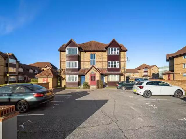 Rental! 1 BA Studio flat for rent in Frobisher Road, Erith, DA8
