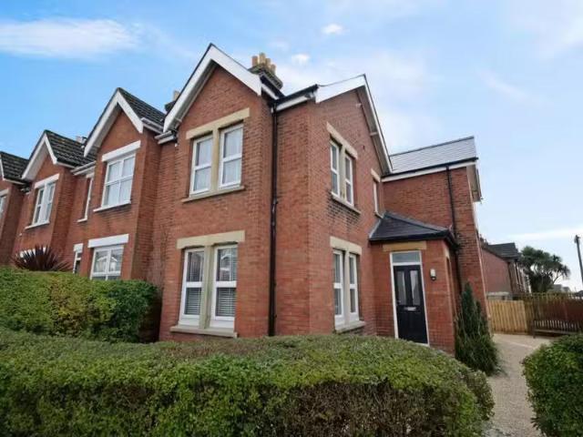 Rental! 1 BA Studio flat for rent in Garland Road, Poole, BH15