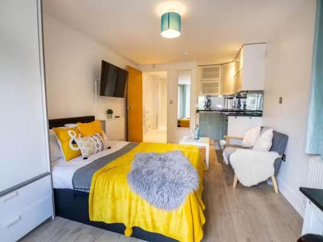 Cheap 1 BA Studio flat for rent in Giles Lane, Canterbury, Ken.