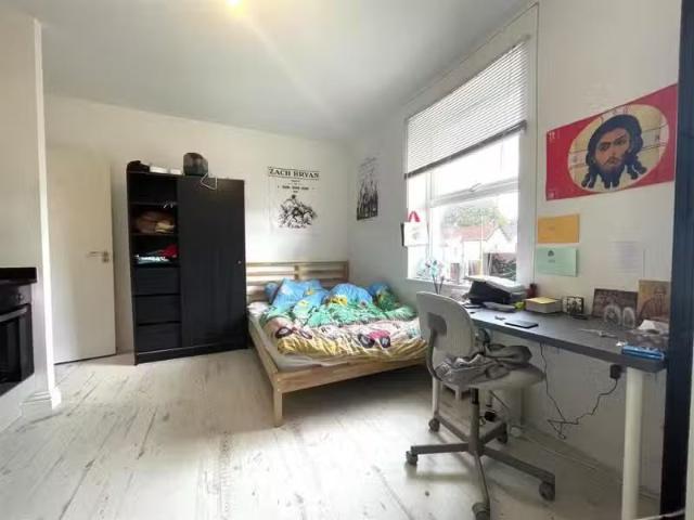 Cozy 1 BA Studio flat for rent in Gloucester Road, Bristol, BS7