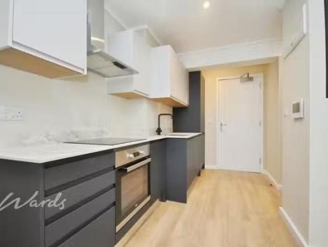 Just in! 1 BA Studio flat for rent in High Street Dartford DA1