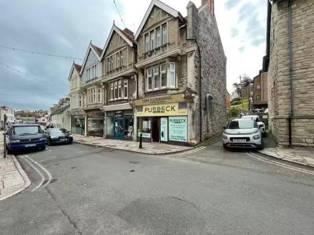 Rental! 1 BA Studio flat for rent in High Street, Swanage, Dor.