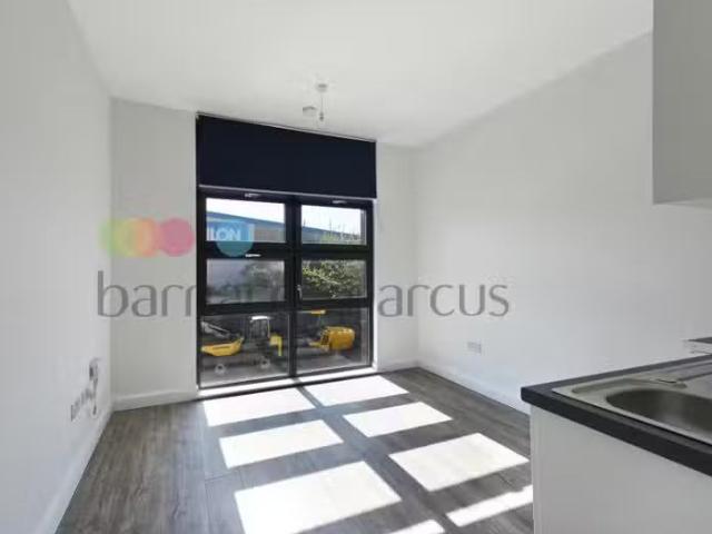 Cheap 1 BA Studio flat for rent in Purley Way, CROYDON, CR0