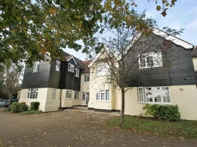 Just in! 1 BA Studio flat for rent in Rye Street, Bishop's Sto.